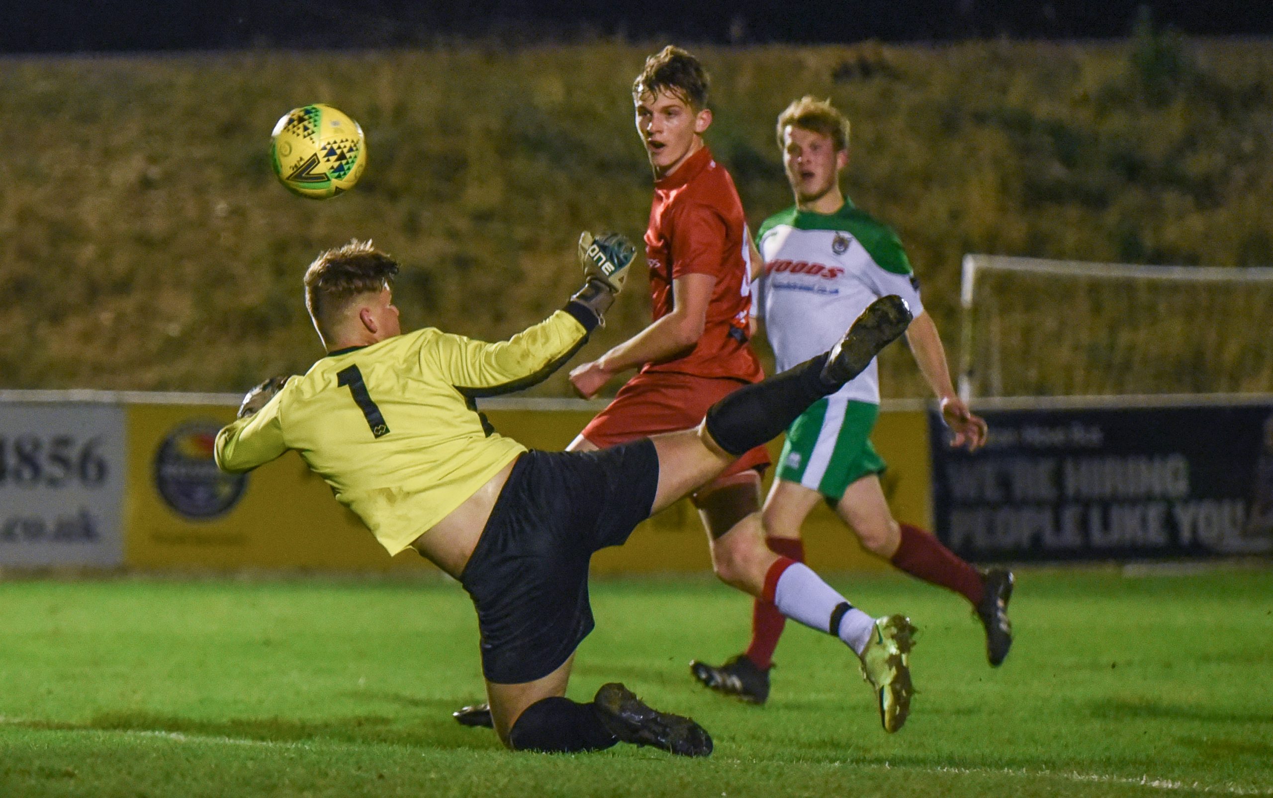 Reeder's double downs Bognor - Whitehawk FC
