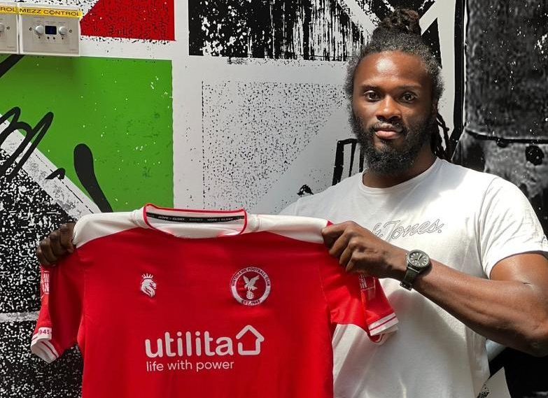 Adam Allen arrives at The Enclosed Ground - Whitehawk FC